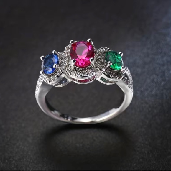 Jewelry | Beautiful Classic Triple Stone Ring | Poshmark